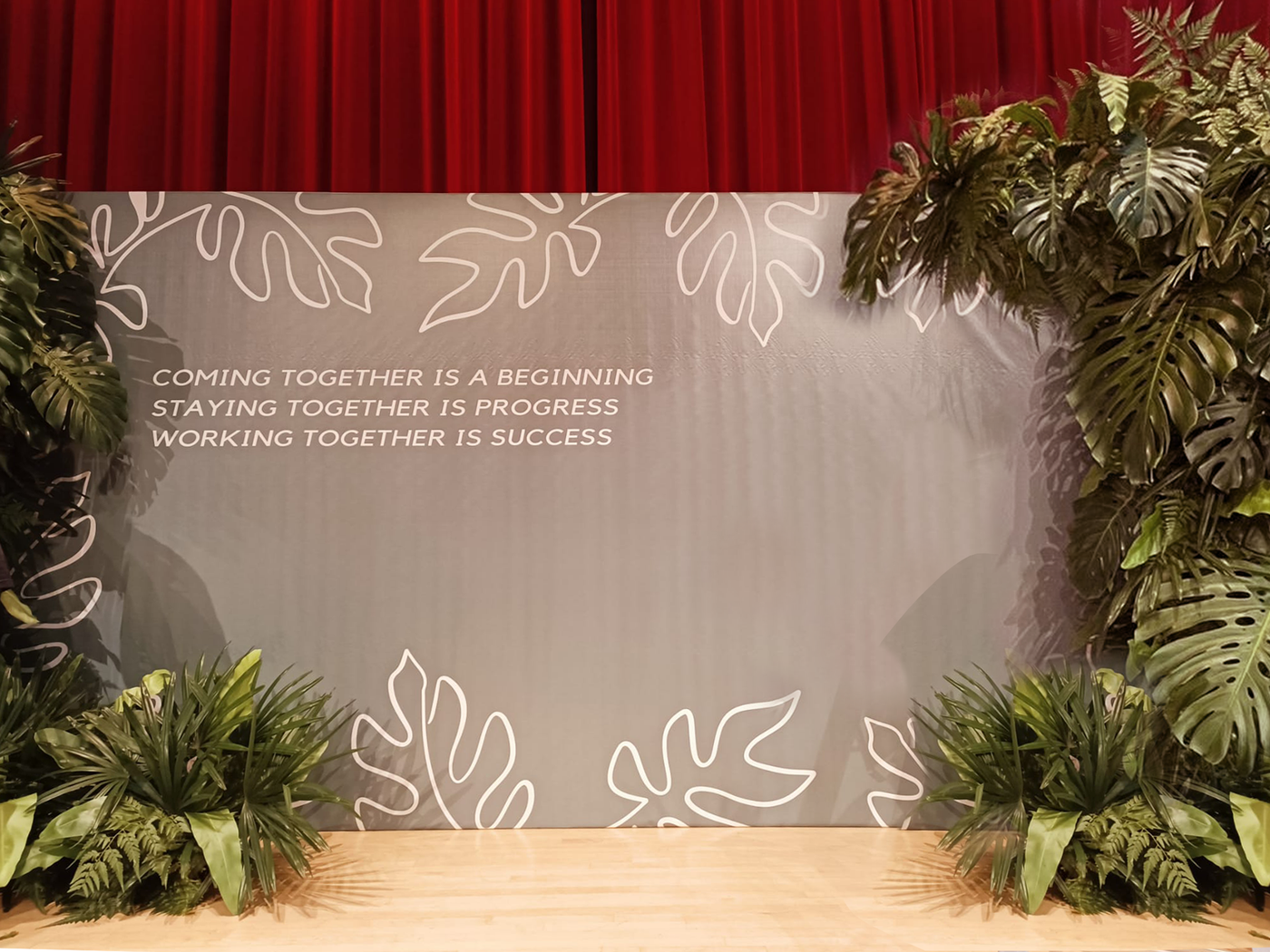 8ft x 12ft Backdrop with PaperConnect Structure